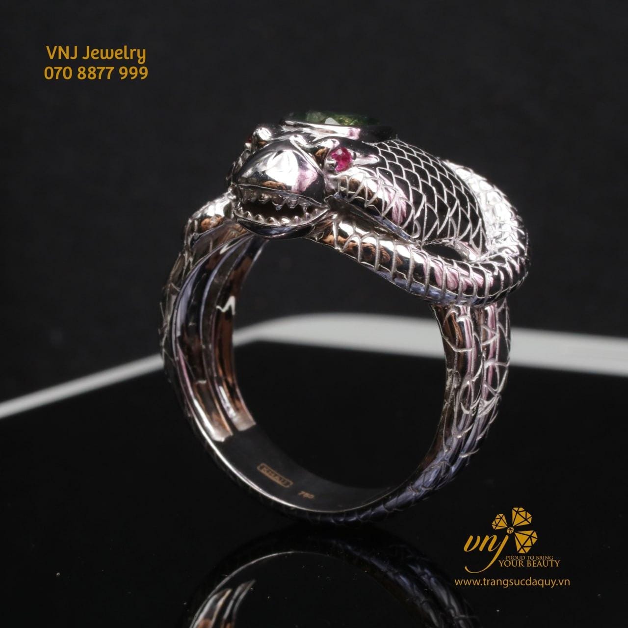 Nhẫn Rắn Hổ Mang Vàng Trắng 18K NM127 | VNJ Trang Sức Việt